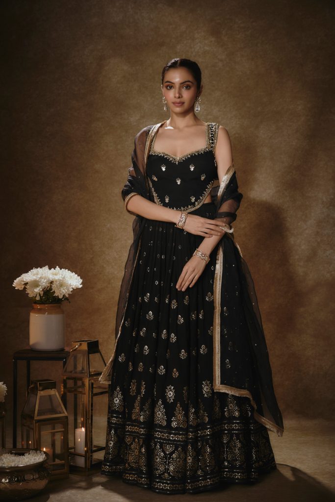 Shayra Black & Gold Lehenga Set - Black Thread Co